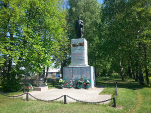 Мемориал Великой Отечественной войны (Altai Territory, Smolenskiy rayon, posyolok Kirovskiy, Nagornaya ulitsa), anıt, heykel  Altayski krayından