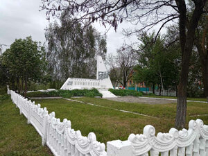 Мемориал Великой Отечественной войны (Kurskiy District, Voroshnevskiy selsovet, derevnya Voroshnevo), anıt, heykel  Kurskaya oblastından