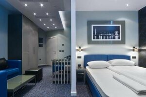 Hotel Ženeva Lux (Sumadija Administrative District, Kragujevac, Trg Slobode), otel  Kragujevac'tan