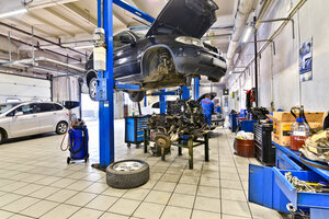 Reaktor (ulitsa Panfilova No:1А, Omsk), otomobil servisi  Omsk'tan