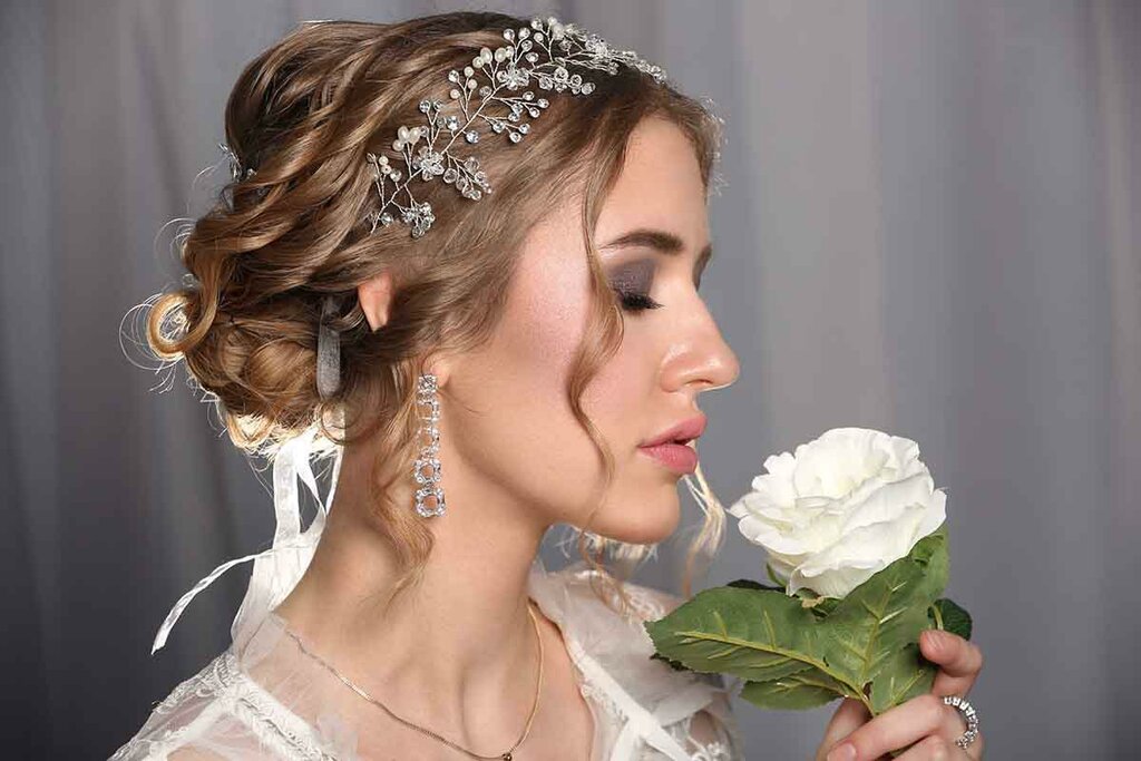 Kozmetik ve parfümeri mağazaları White Beauty Brautmode und Brautstyling, Münih, foto