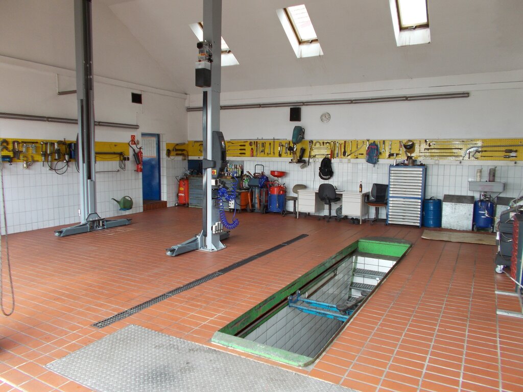 Otomobil servisi Auto-Technik Dobrolecki, Bavyera, foto