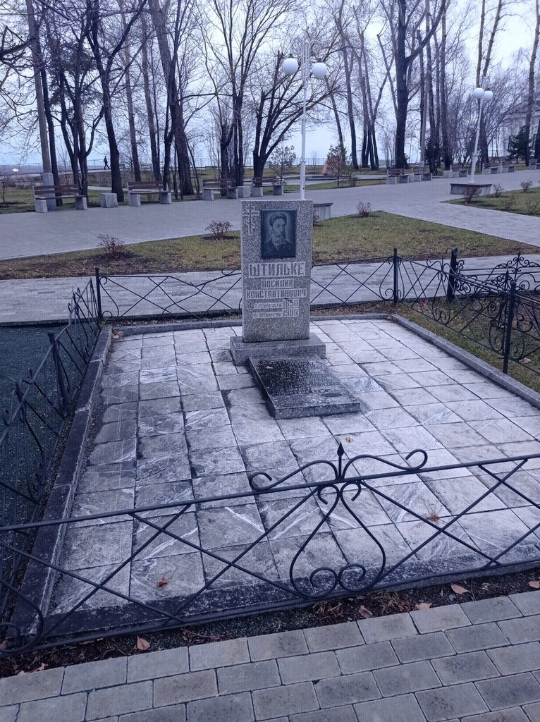 Ünlü kişilerin mezarları Василий Константинович Штильке, Barnaul, foto