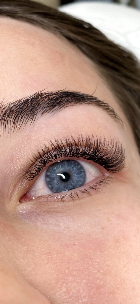 Kaş ve kirpik salonu Studio Nasti, Mejdureçensk, foto