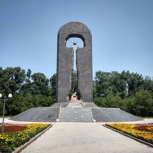 Monument to the Victims of Nuclear Tests (Abai oblysy, Semey, ostrov Beybitshilik), anıt, heykel  Semey'den