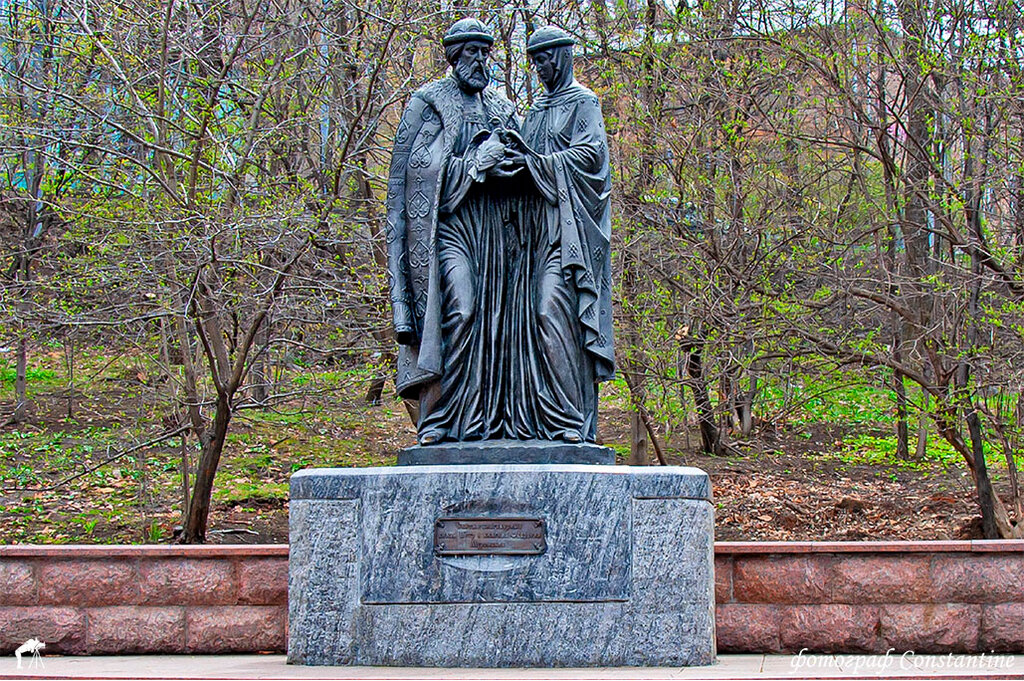 Anıt, heykel Peter and Fevronia of Murom, Vladivostok, foto