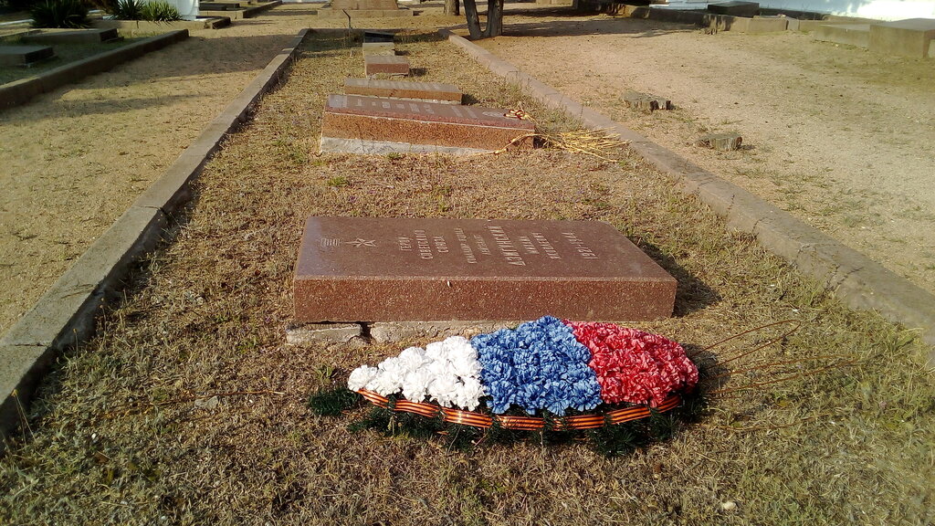 Ünlü kişilerin mezarları Герой Советского Союза М.Я. Дзигунский, Sevastopol, foto