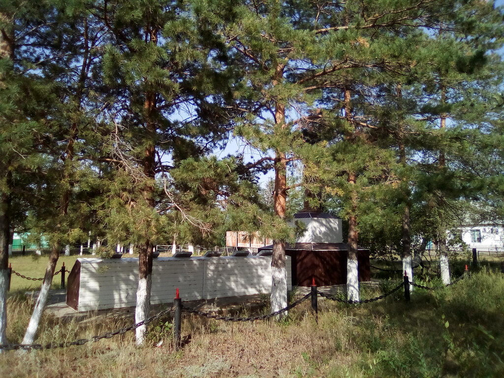 Anıt, heykel Воину-освободителю, Omskaya oblastı, foto