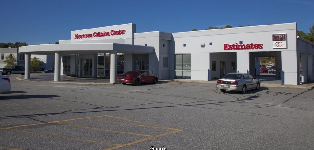 Oto kaporta Rivertown Collision Center of Columbus, Georgia Eyaleti, foto