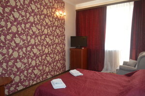 Lambat (улица Гагариной No:25/415, посёлок Утёс), otel  Kırım Cumhuriyeti'nden