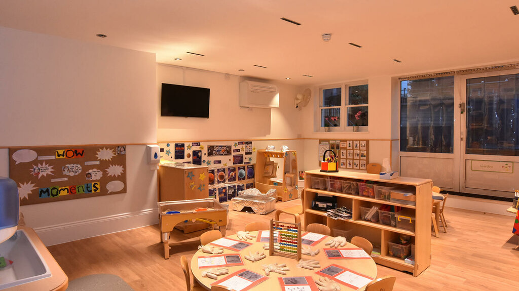 Ortaokul Bright Horizons Kingston Day Nursery and Preschool, Londra, foto