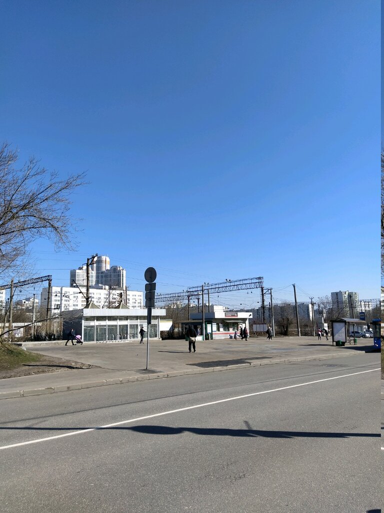 Bisiklet park yerleri Velosipednaya parkovka № 14012 platforma Biryulyovo-Passazhirskaya, Moskova, foto