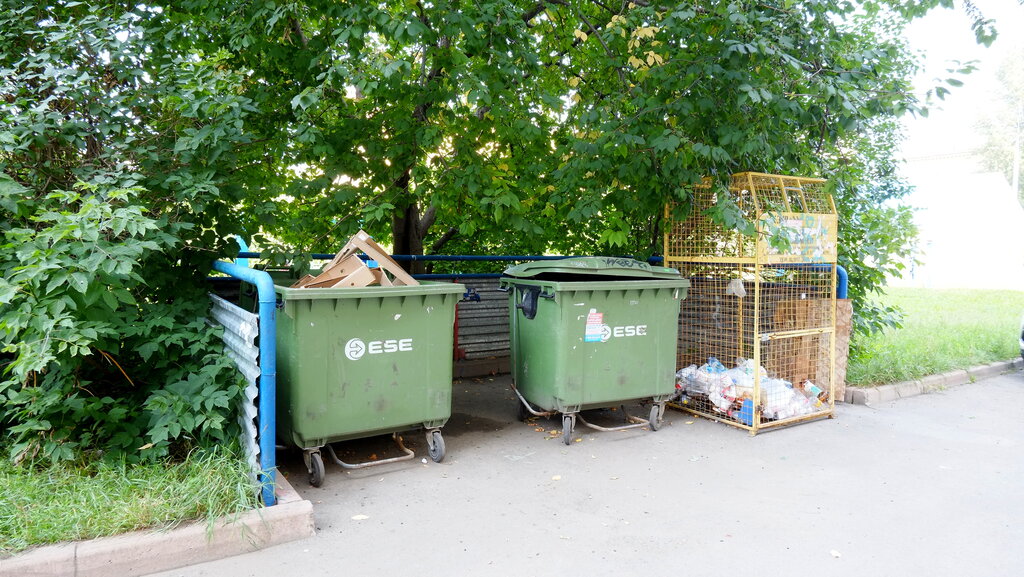 Çöp alanları Trash and garbage disposal area, Kemerovo, foto