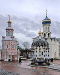 Святой источник преподобного Сергия Радонежского (Moscow Region, Sergiyev Posad, Svyato-Troitskaya Sergiyeva lavra), pınar, çay  Sergiyev Posad'dan