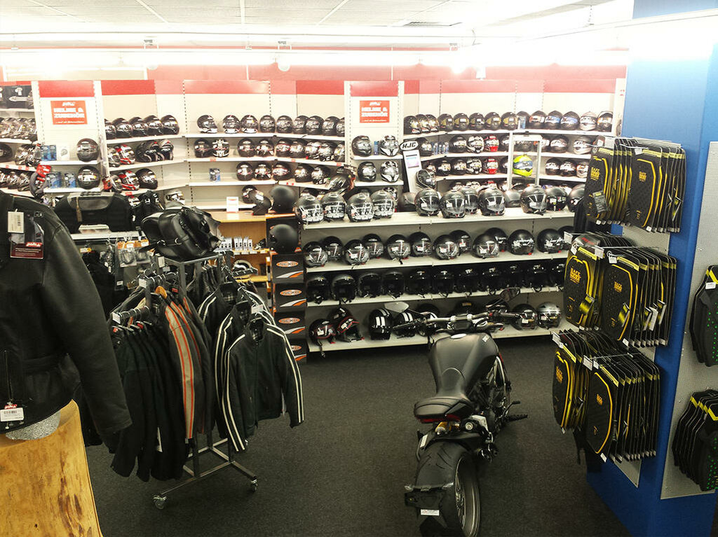Motosiklet yedek parçaları Polo Motorrad Store Reutlingen, Baden‑Wurttemberg, foto
