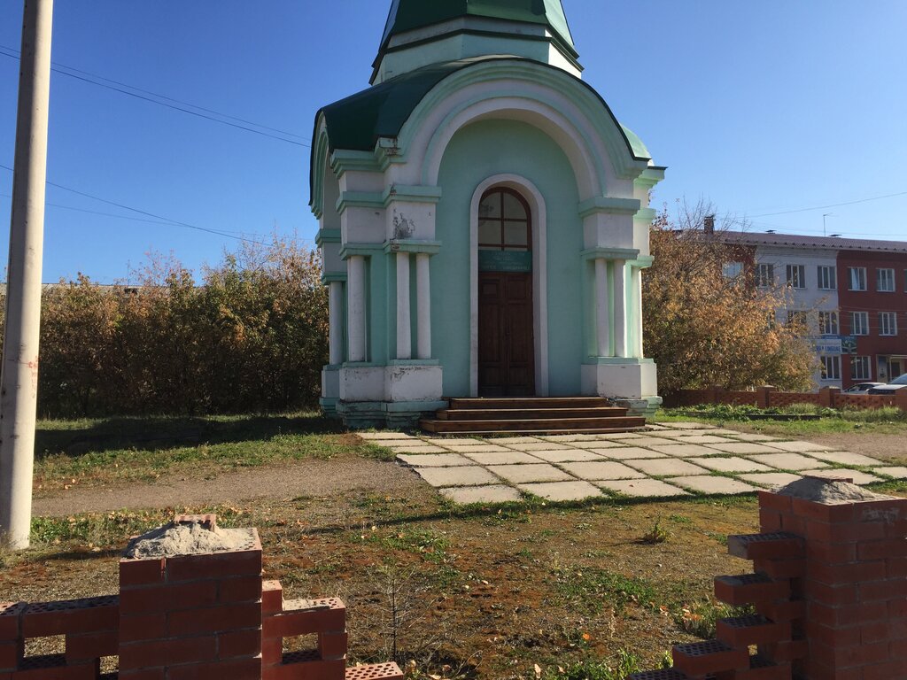Şapel, haç anıtı Chapel of Saint George the Victorious, Kansk, foto