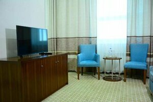 Arai Plaza (Tole Bi Avenue No:93А, Taraz), otel  Taraz'dan