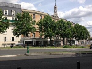 Le Grand Albert 1er (Avenue du Général de Gaulle No:1, Maisons-Alfort), otel