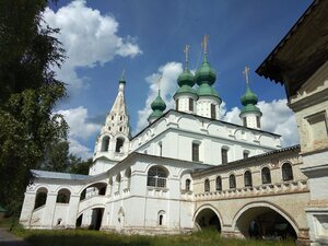 Archangel Michael's Monastery (Vologda Region, Velikiy Ustyug, Tsentr), manastır  Velikiy Ustug'dan