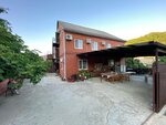 Karina (Kurortnaya ulitsa No:34, selo Plyakho), otel  Krasnodarski krayından