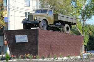 Teknoloji anıtı Автомобиль ЗИЛ-164, Novokuybyşevsk, foto