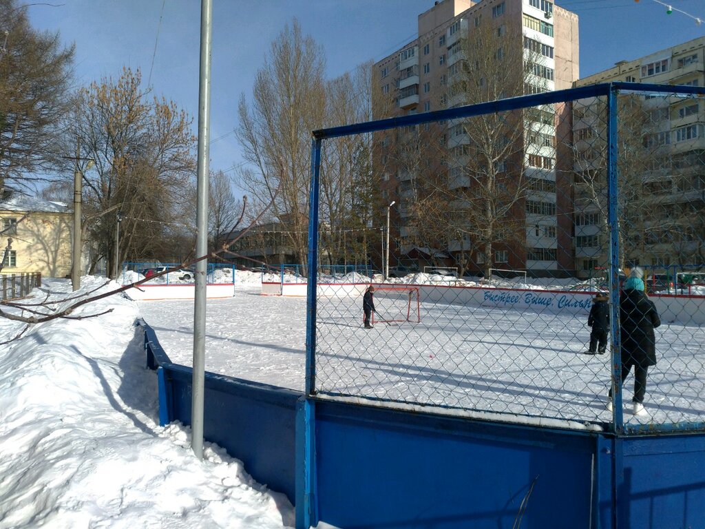 Buz pateni pistleri Ice rink, Ufa, foto