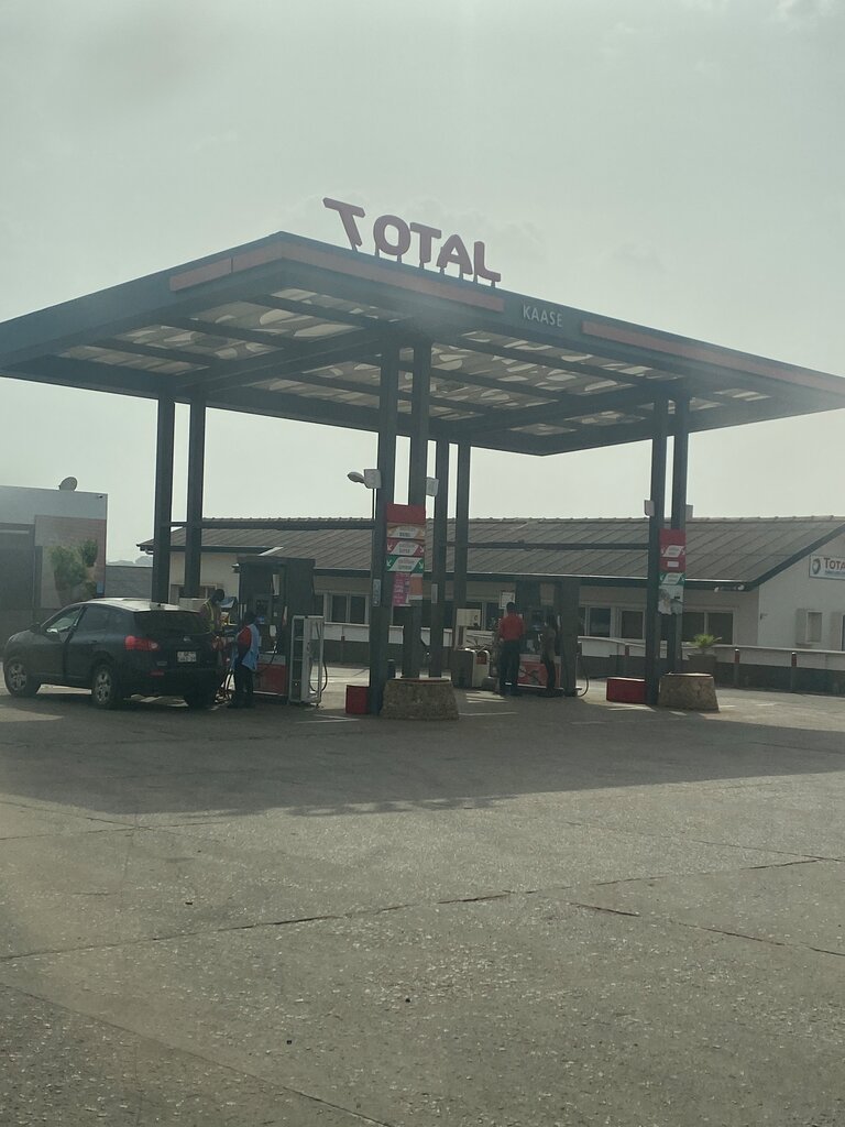 Benzin istasyonu Kaase Totalenergies Service Station, Kumasi, foto