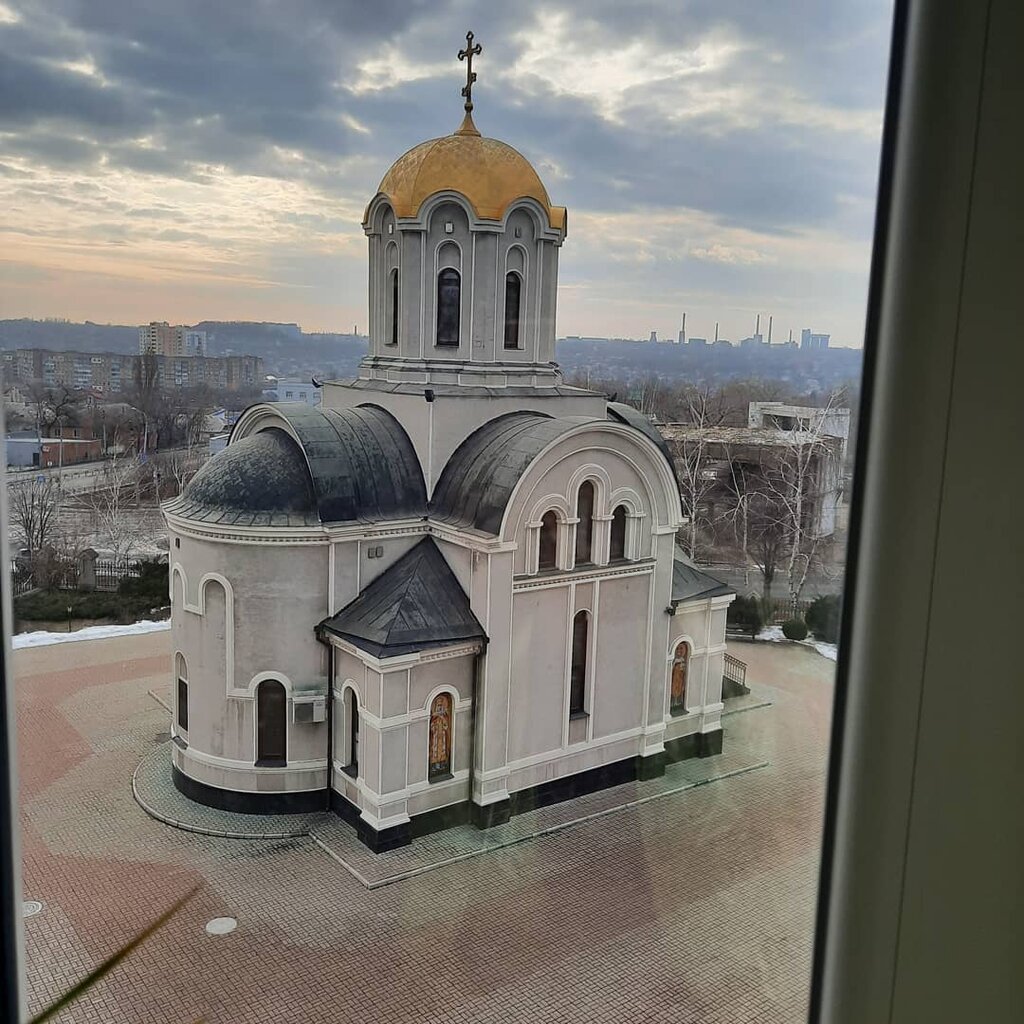 Ortodoks kiliseleri Svyato-Georgiyevsky khram, Yenakievo, foto