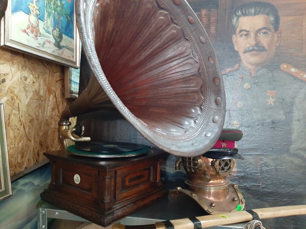 Antikacı dükkanları Antikvarnaya Lavka, Sevastopol, foto
