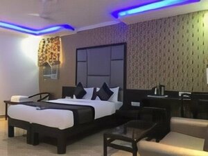 Hotel Cosmo (New Delhi), otel  Delhi'den