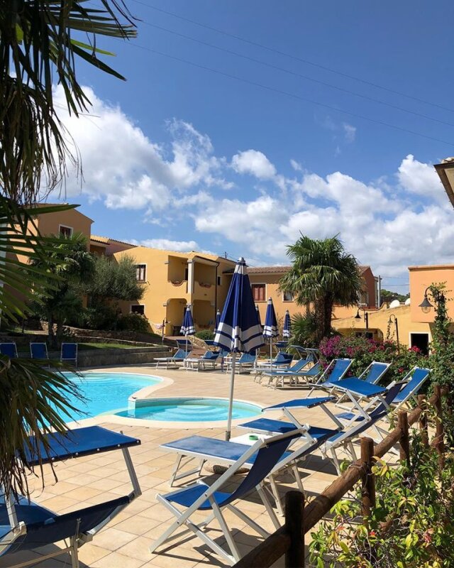 Emlak ofisi Residence Corte Dei Venti, Sardunya, foto