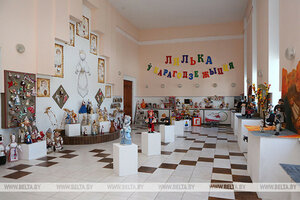 Doll Museum Lyal'ka u karagodze zhytstsya (Niakrasava Street No:1, Agricultural Settlement of Indura), müzeler ve sanat galerileri  Grodnenskaya oblastından