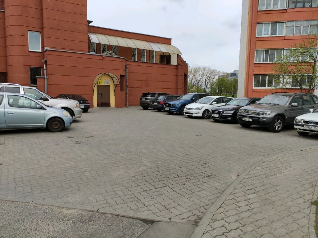 Otoparklar Parking lot, Minsk, foto