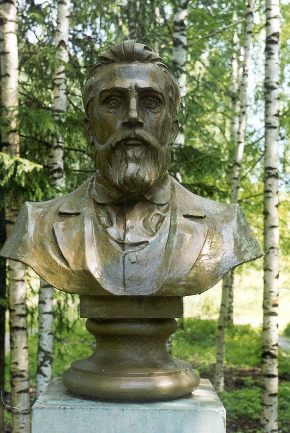 Anıt, heykel Н.В. Отроков, Kirovskaya oblastı, foto