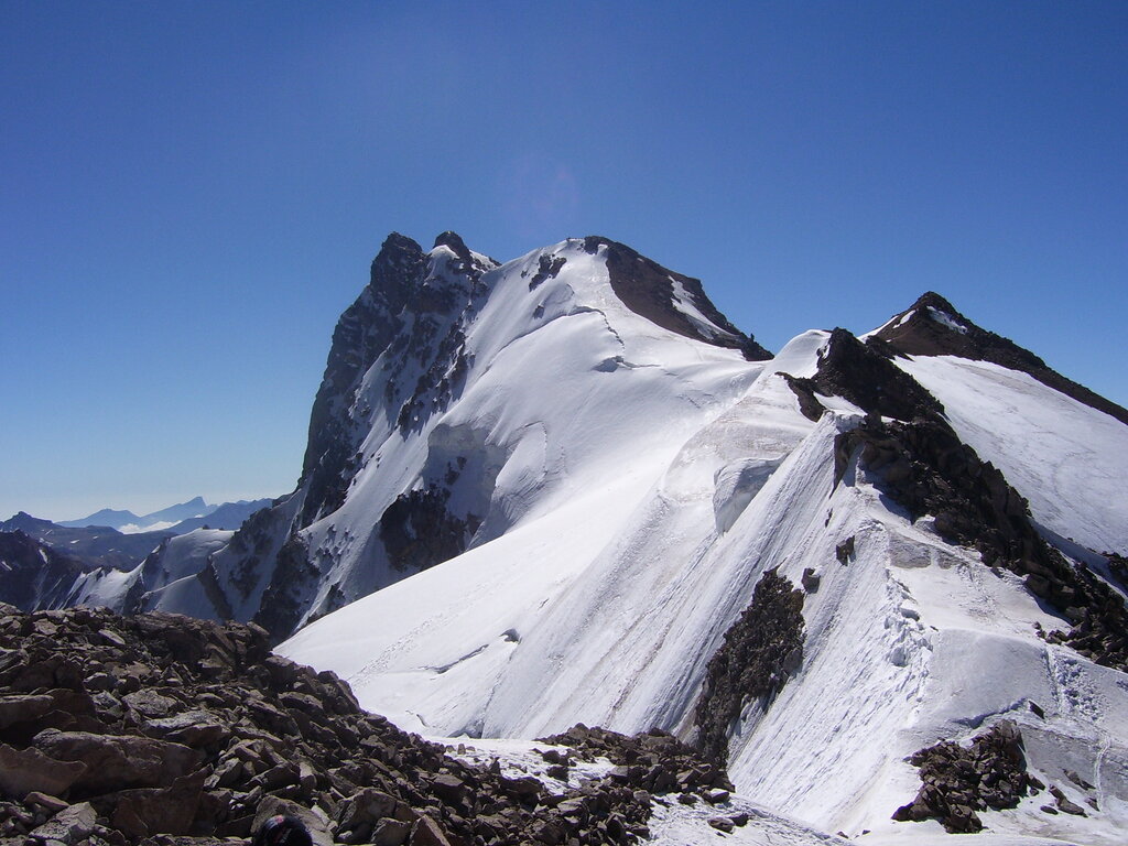 Dağ zirvesi Тютюбаши, Kabardino‑Balkarya, foto