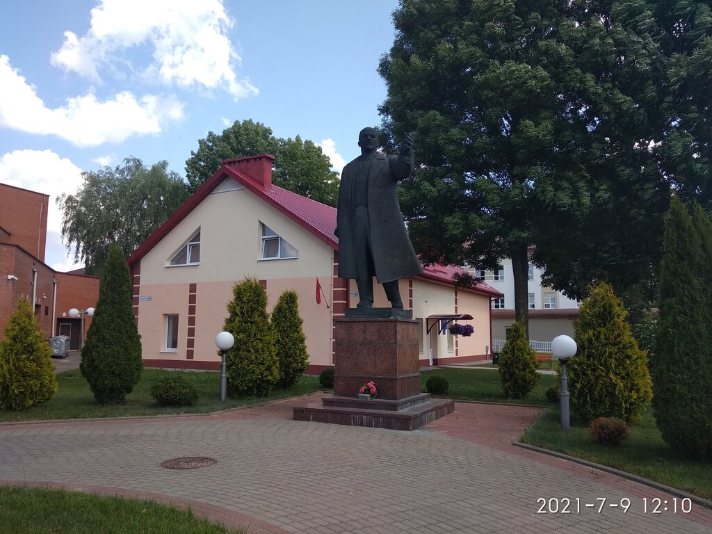 Anıt, heykel В.И. Ленин, Ashmyany, foto