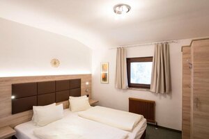 Hotel Altmünsterhof (Ackerweg No:2, Altmünster, Altmünster am Traunsee), otel  Yukarı Avusturya'dan