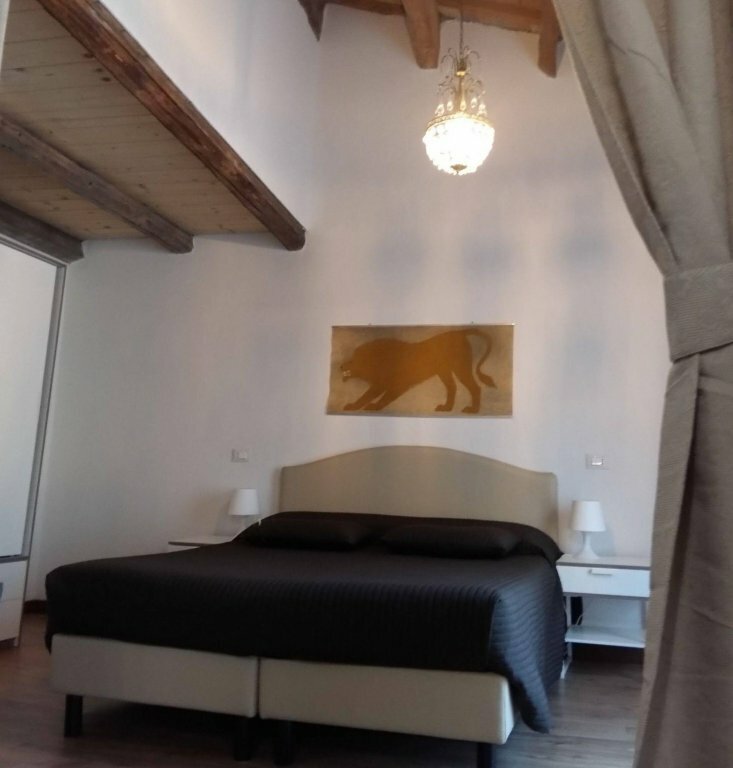 Otel Toscanini Rooms, Ravenna, foto