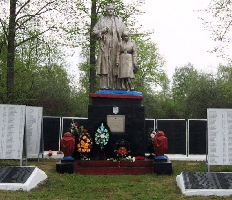 Anıt, heykel Братская могила, Vitebskaya oblastı, foto