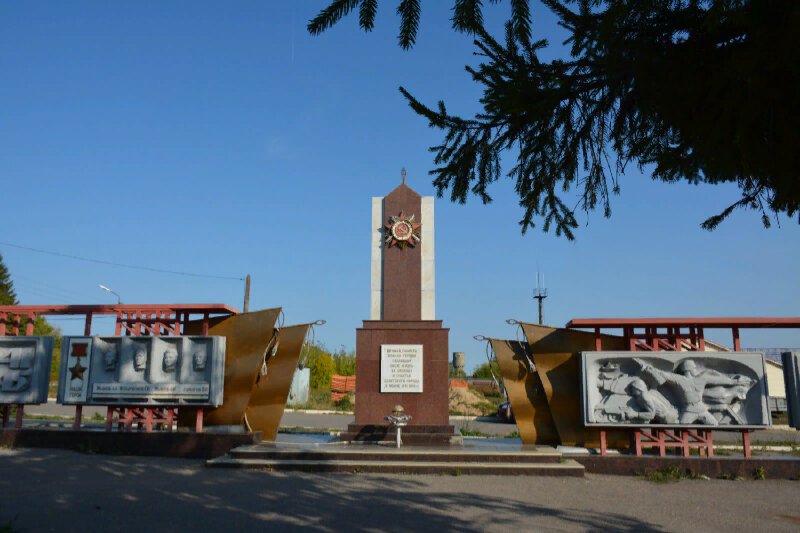 Anıt, heykel Вечный огонь, Çuvaşya, foto