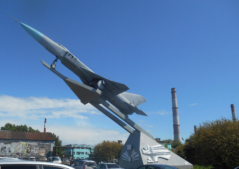 Anıt, heykel Творцам крылатого металла, Novokuznetsk, foto
