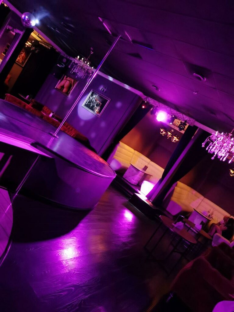 Gece kulüpleri Striptease club, Novorossiysk, foto
