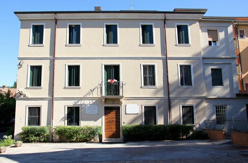 Ortaokul Asilo Ricovero Don Antonio Bruzzo, Dünya, foto