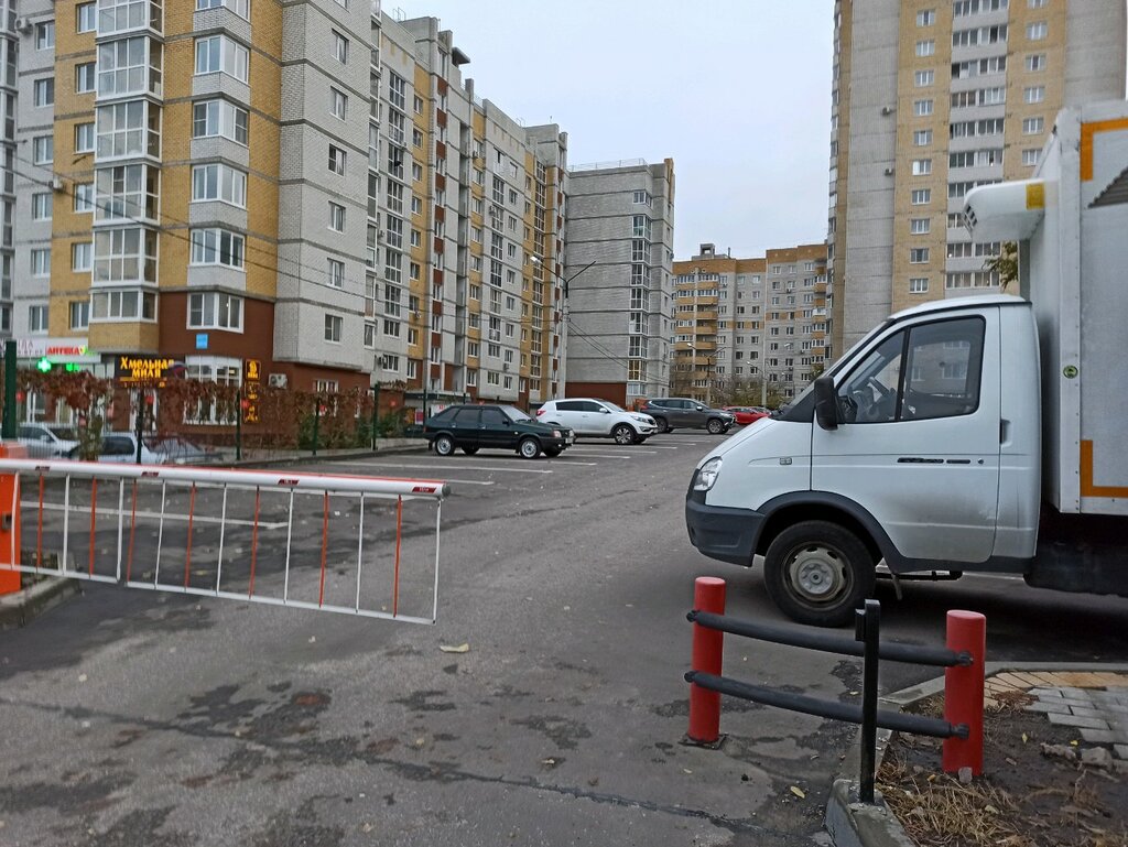 Otoparklar Parking lot, Voronej, foto