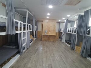 Go Hostel (Line 1, Daegu Station metro station), otel  Daegu'dan