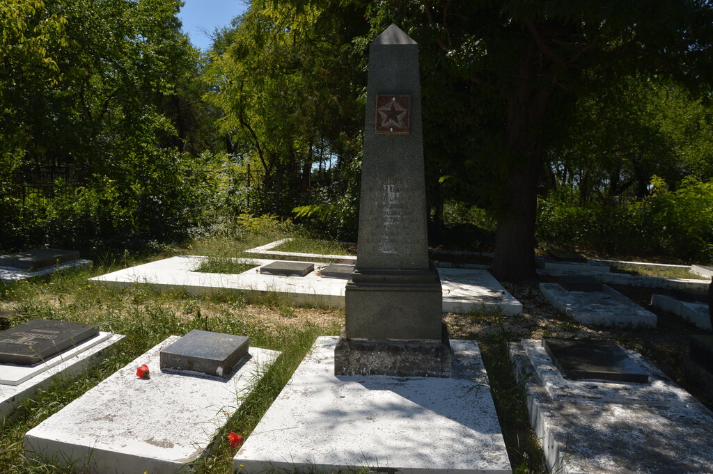 Ünlü kişilerin mezarları Подпольщик И.И. Носенко 1944 год, Simferopol (Akmescit), foto