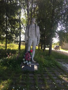 Воинам-землякам, погибшим на фронтах Великой Отечественной войны (Tver Region, Bezhetskiy munitsipalny okrug, derevnya Morozovo), anıt, heykel  Tverskaya oblastından