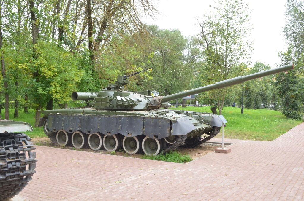 Teknoloji anıtı Танк Т-80, Tver, foto