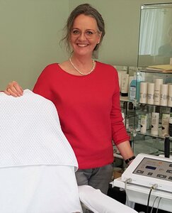 KosmeTick Inh. Elke Meyer u. Annelie Wiemann (North Rhine-Westphalia, Gütersloh), güzellik salonu  Gütersloh'dan