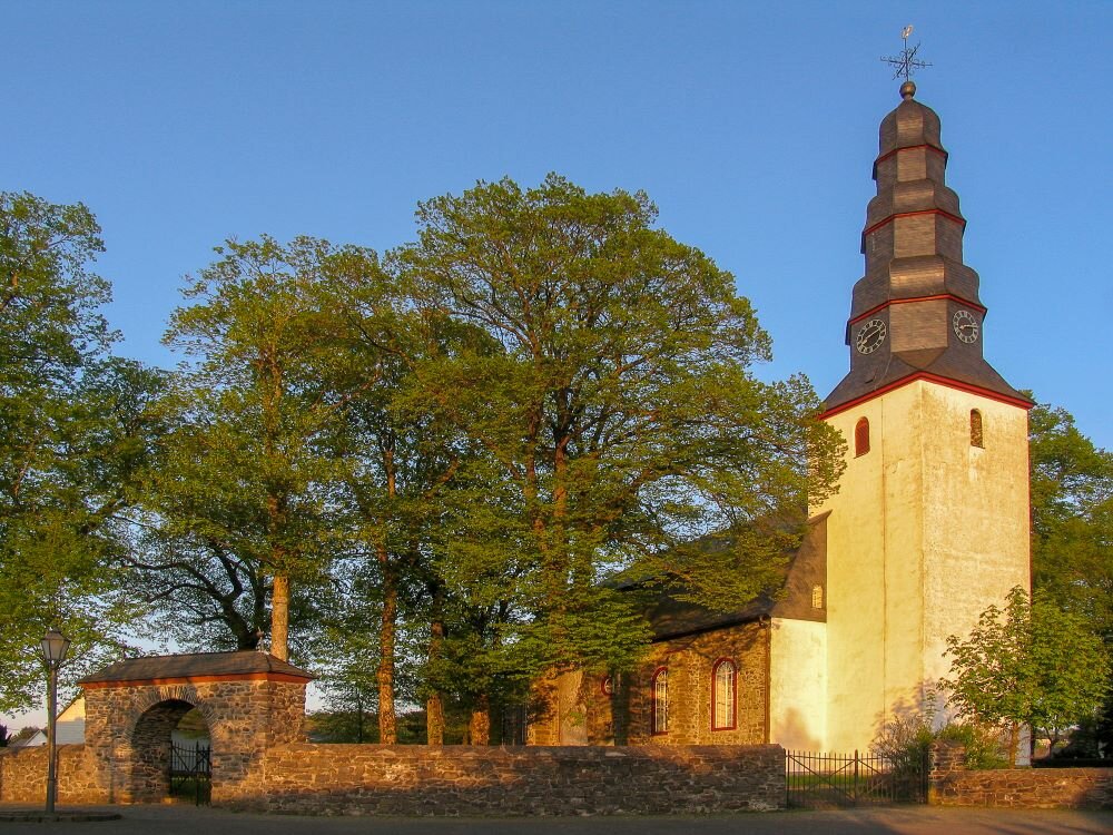 Dini dernekler Evangelische Kirche Rennerod-Emmerichenhain - Evang. Kirchengemeinde Emmerichenhain, Renanya‑Palatinate, foto